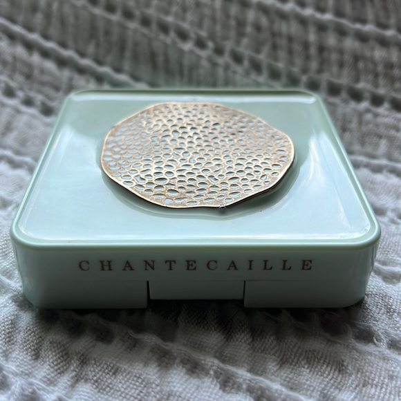 Chantecaille | Makeup | Chantacaille Lotus Perfect Blur Glow Powder ...